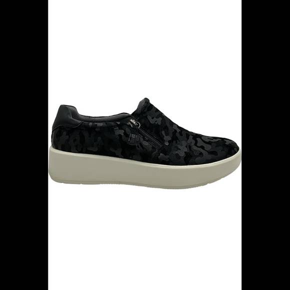 Clarks | Shoes | Clarks Collection Slipon Sneakers Layton Step Black ...